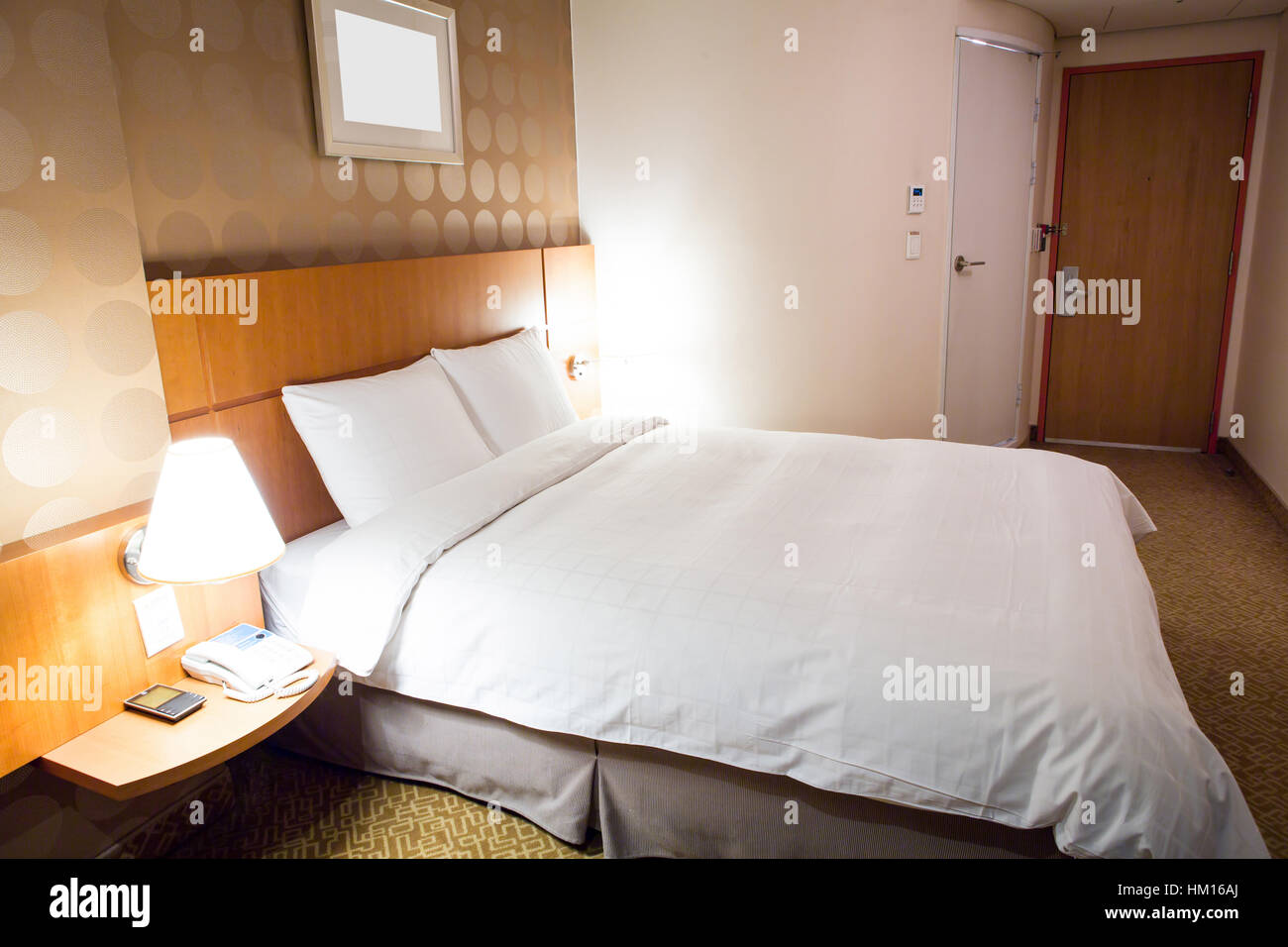Interior of modern comfortable hotel room Stock Photo - Alamy