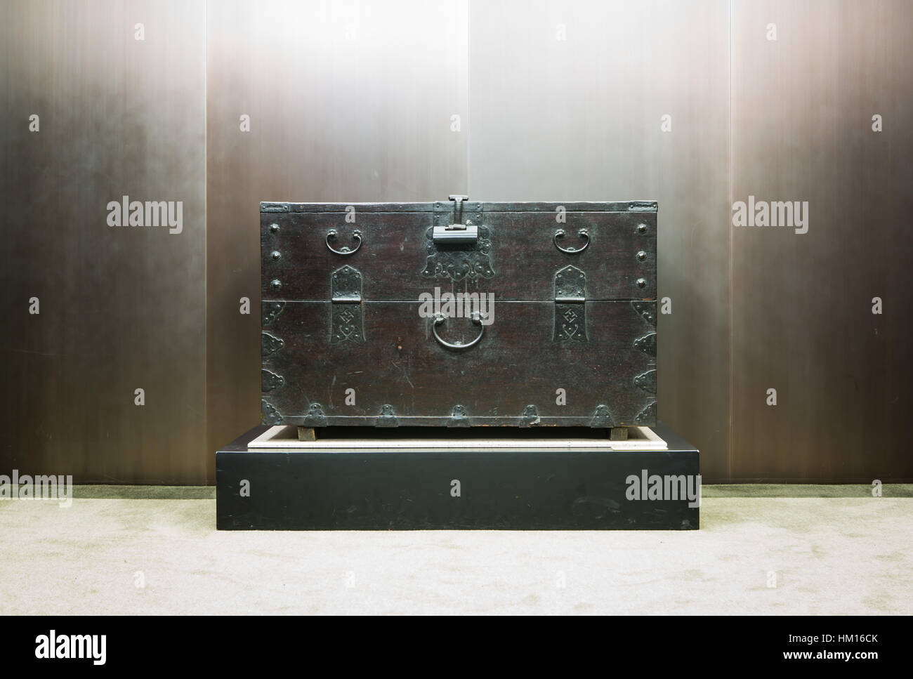 Old Box of metal Stock Photo - Alamy
