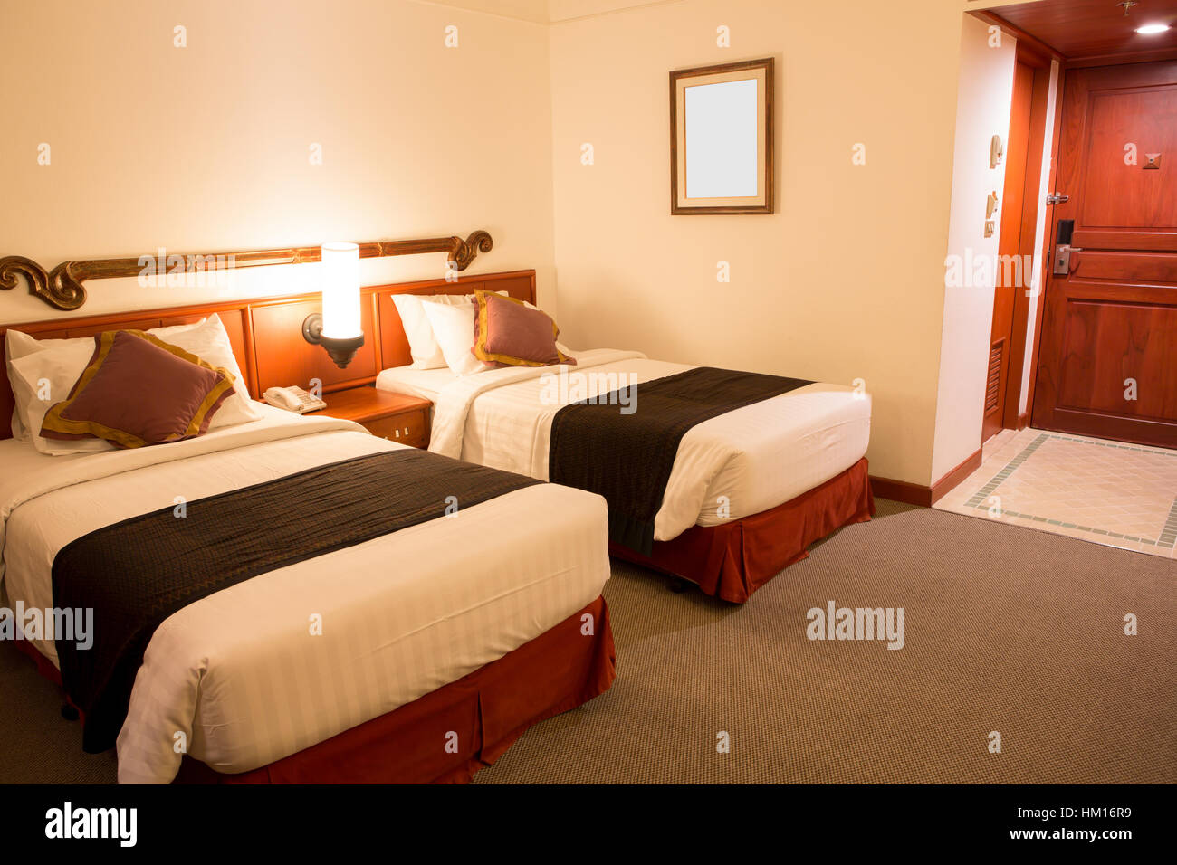 Interior of modern comfortable hotel room Stock Photo - Alamy