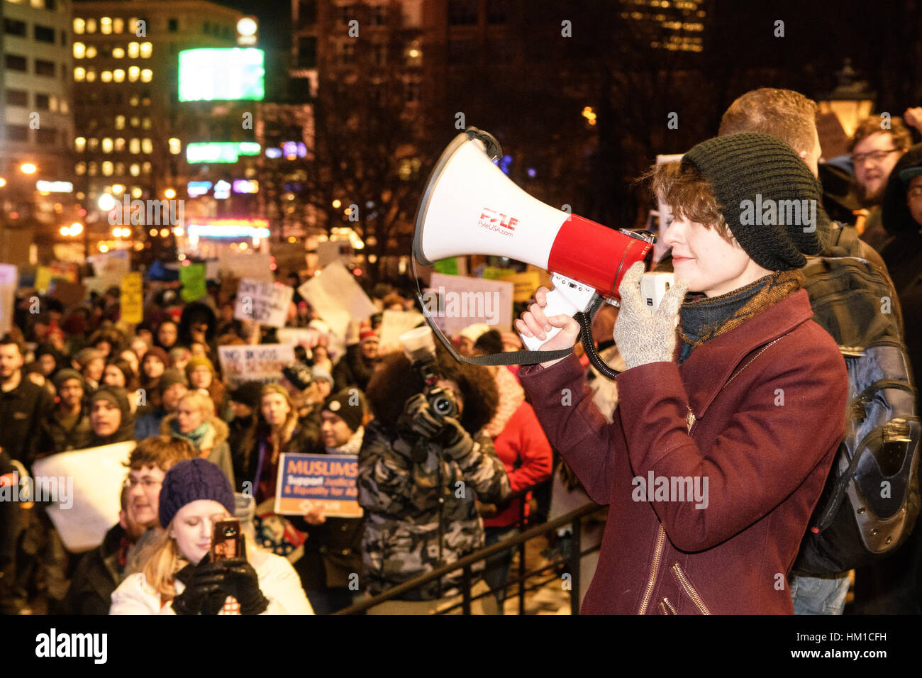 Columbus, USA. 30th January, 2017. Crowds gather at the Columbus ...