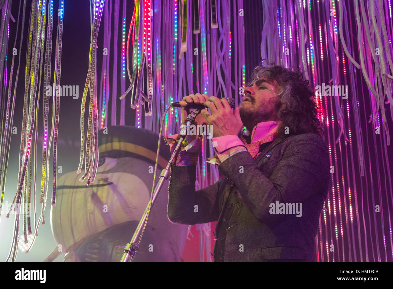 Georgia barnes singer hi-res stock photography and images - Alamy