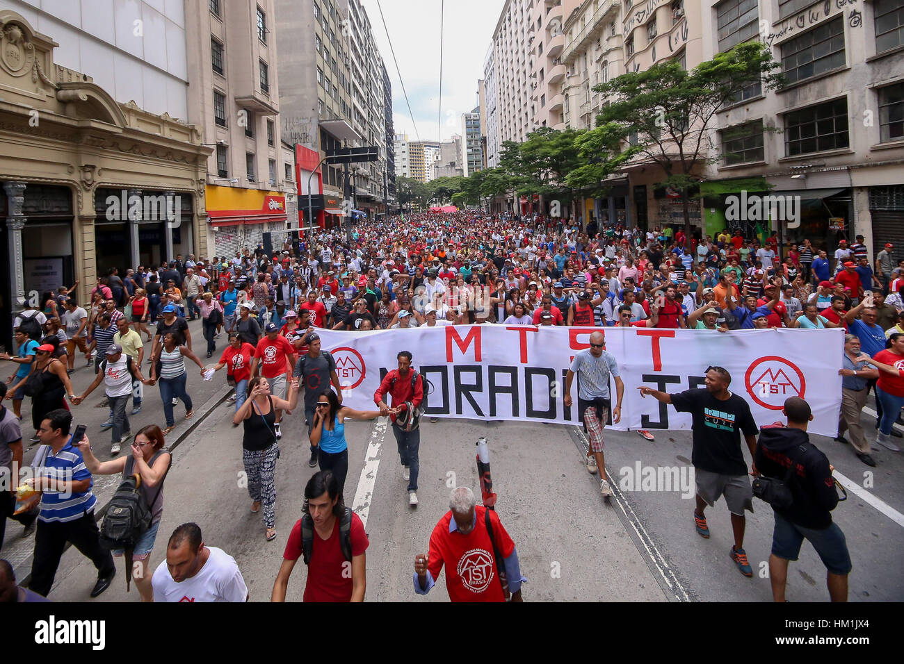 Sao Paulo, Brazil. 31st Jan, 2017. Thousands of people connected to the ...