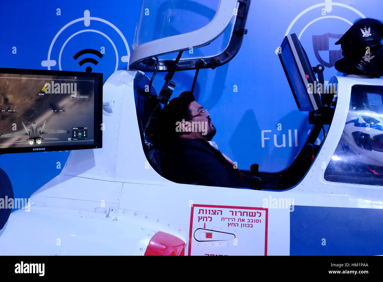 Computer simulation of airplane flight hi-res stock photography and ...