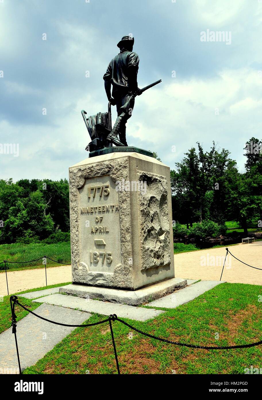 American revolutionary minuteman soldier rifle hi-res stock photography ...