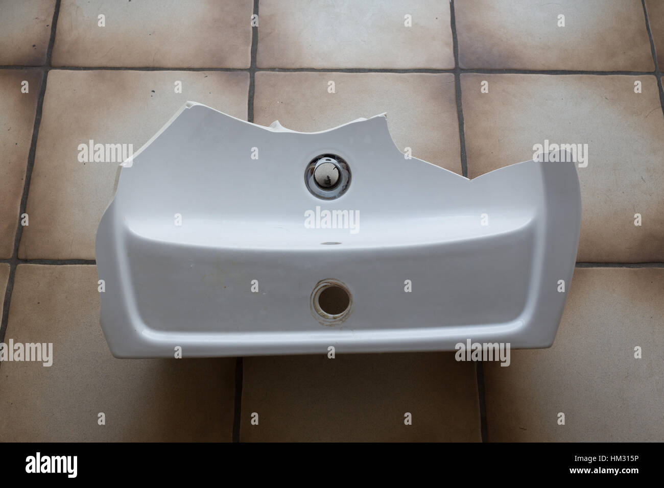Broken sink hi-res stock photography and images - Alamy
