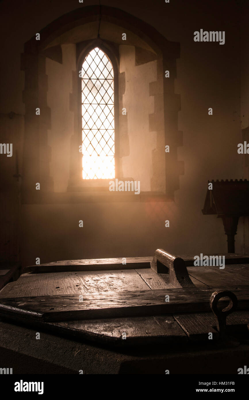 Font window hi-res stock photography and images - Alamy
