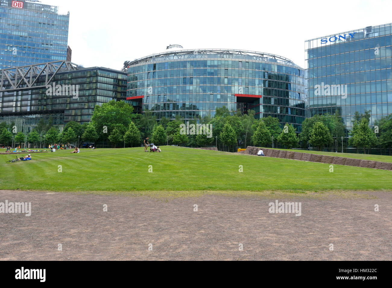 Sony building hi-res stock photography and images - Alamy