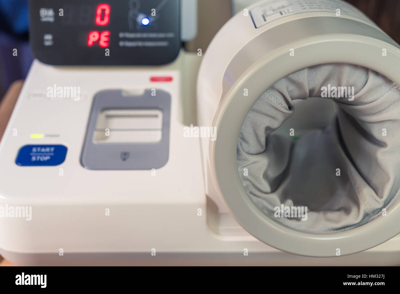 Blood pressure machine hi-res stock photography and images - Alamy