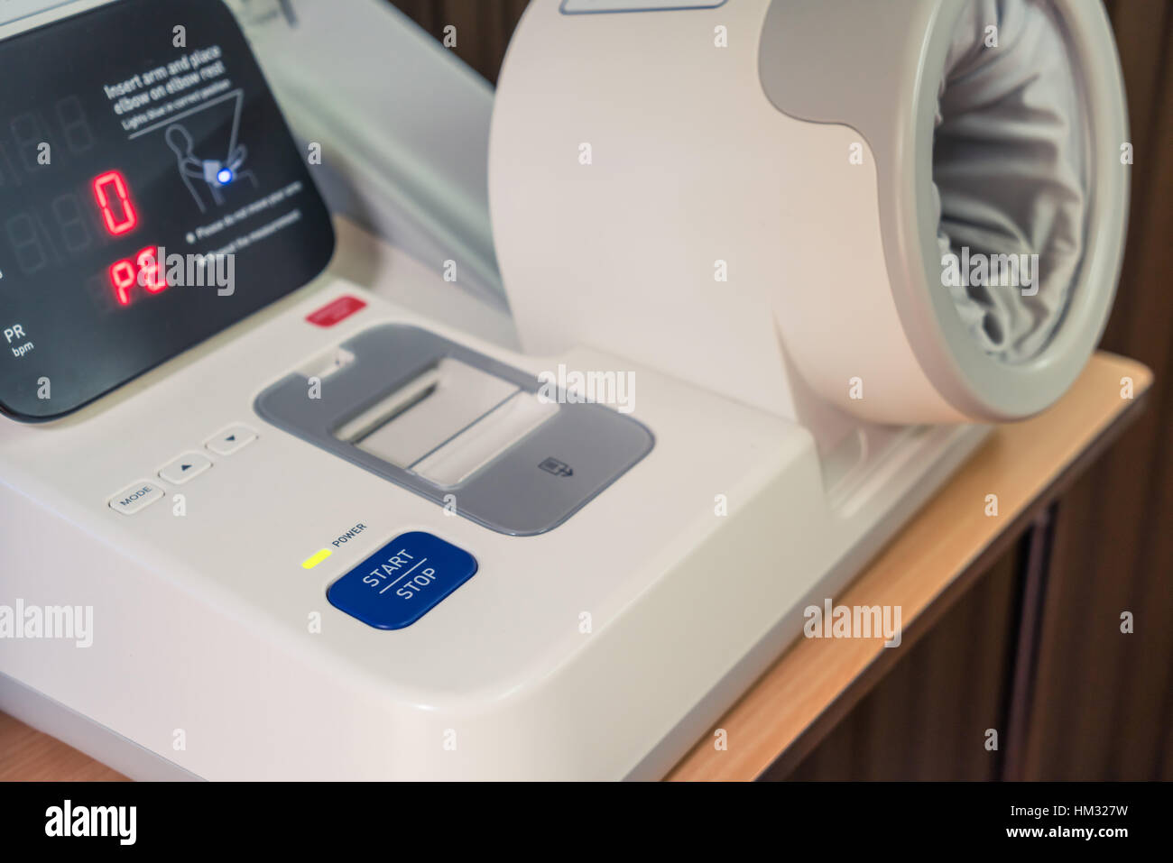 Blood pressure machine hi-res stock photography and images - Alamy