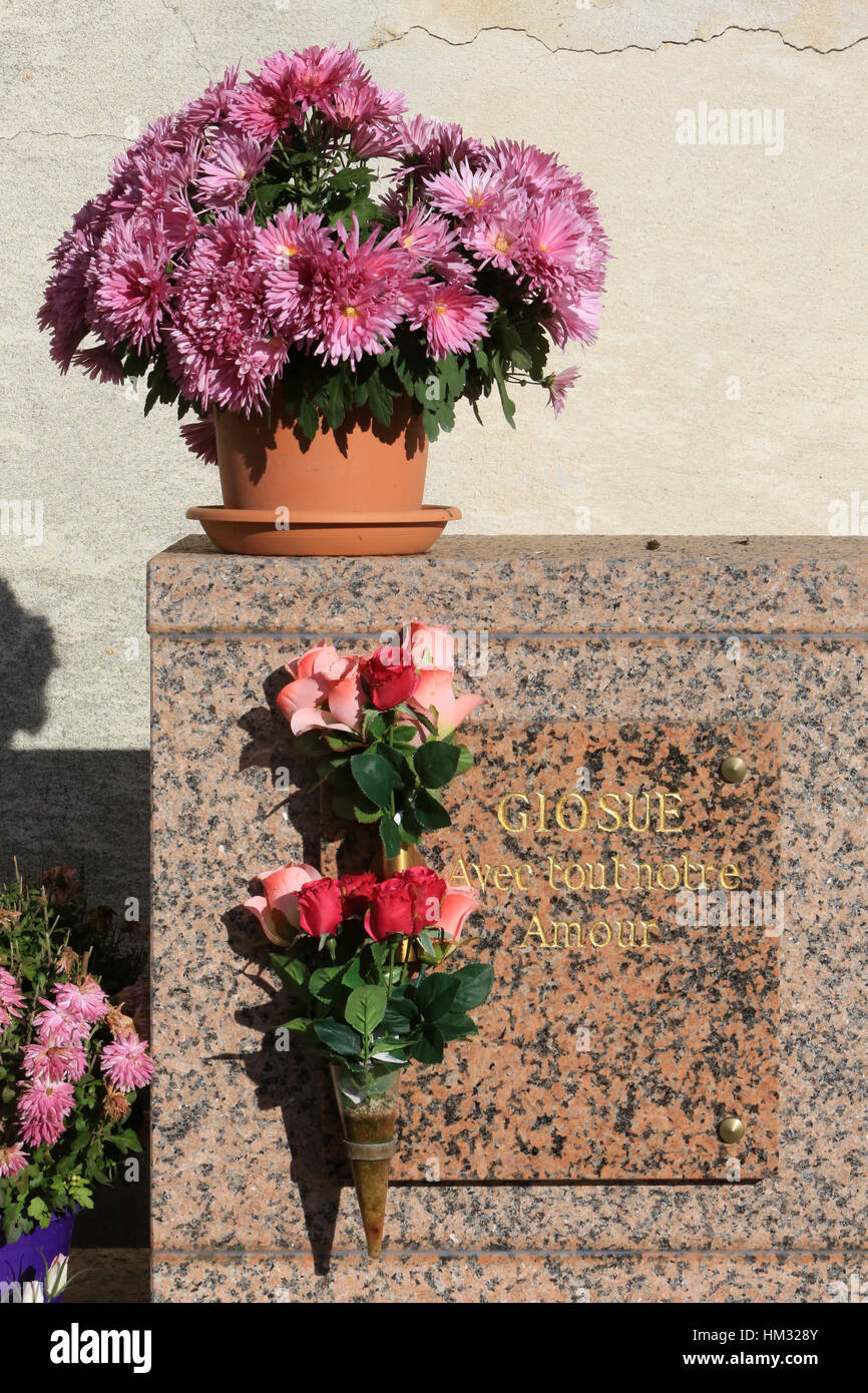 Urne hi-res stock photography and images - Alamy