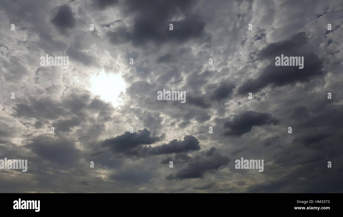 Dark cloudy sky hi-res stock photography and images - Alamy