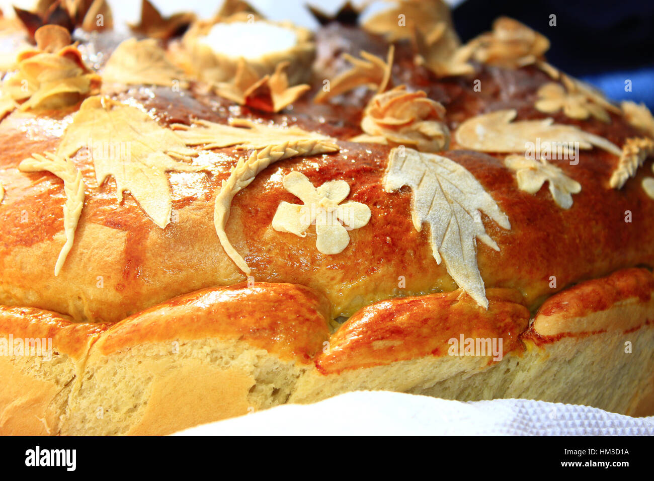 beautiful round loaf with floral pattern of flowers and leaves Stock ...