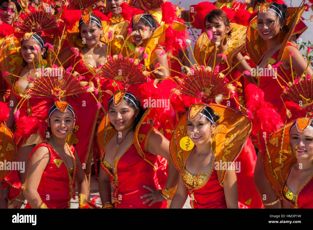 Holds fish hi-res stock photography and images - Alamy