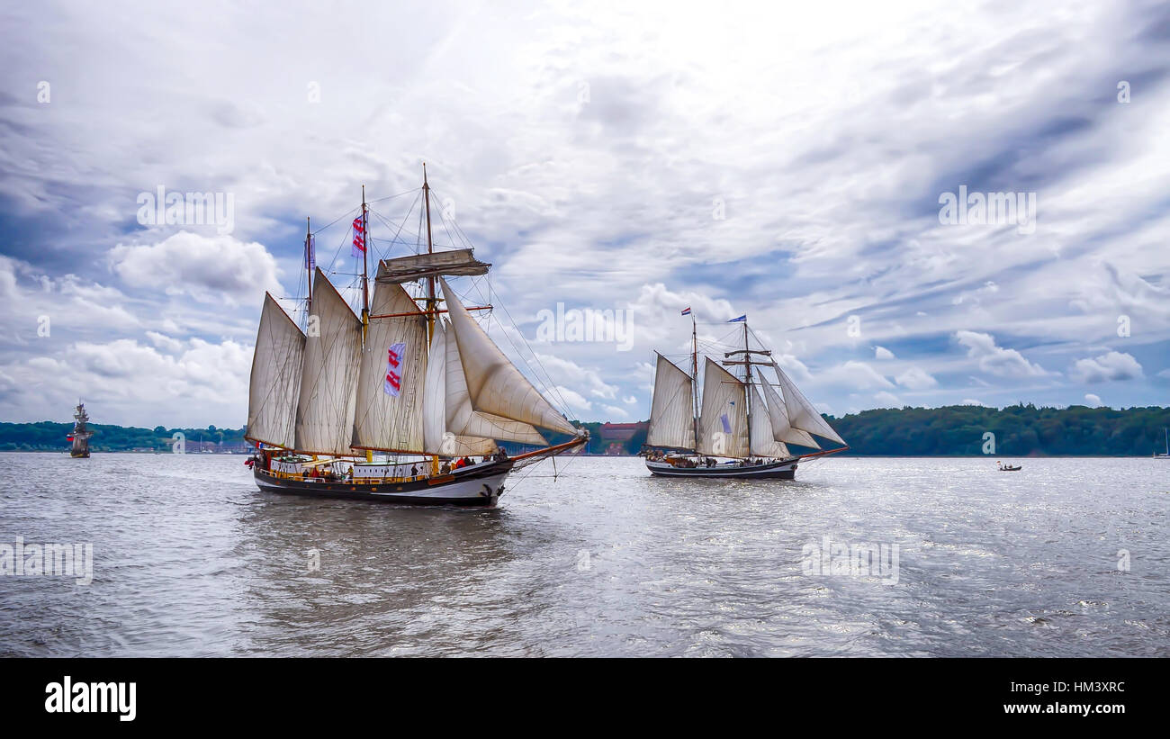 Old ships at sea hi-res stock photography and images - Alamy