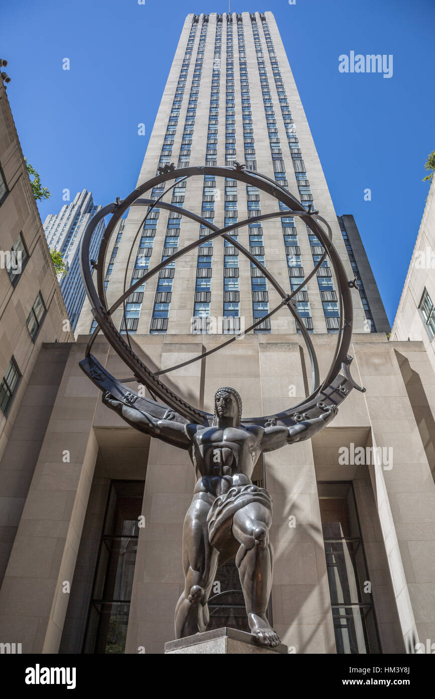 Atlas metal statue hi-res stock photography and images - Alamy