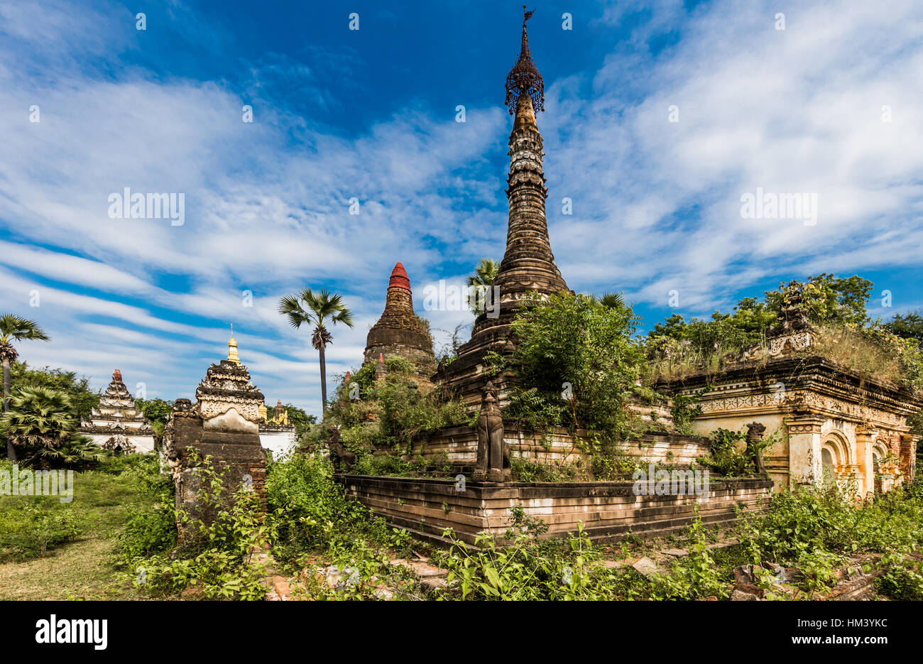 A Myint ruins old city village in Chaung-U township near Monywa Stock ...