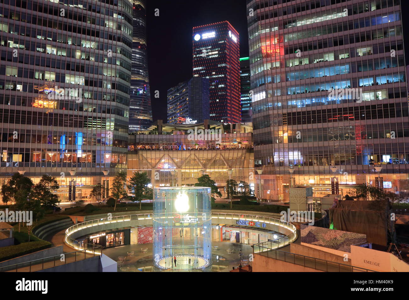 Ifc mall shanghai hi-res stock photography and images - Alamy