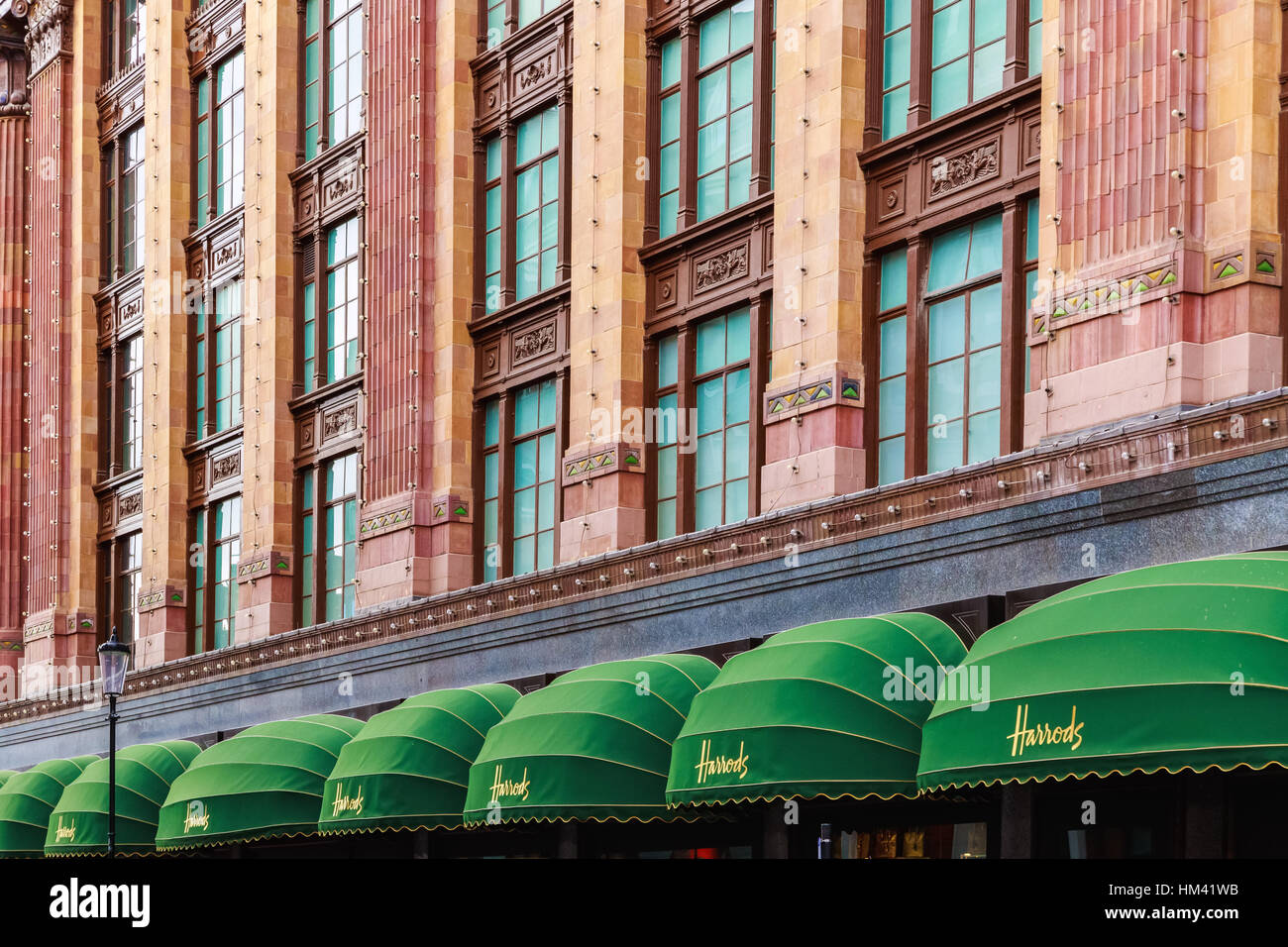 Harrods logo hi-res stock photography and images - Alamy