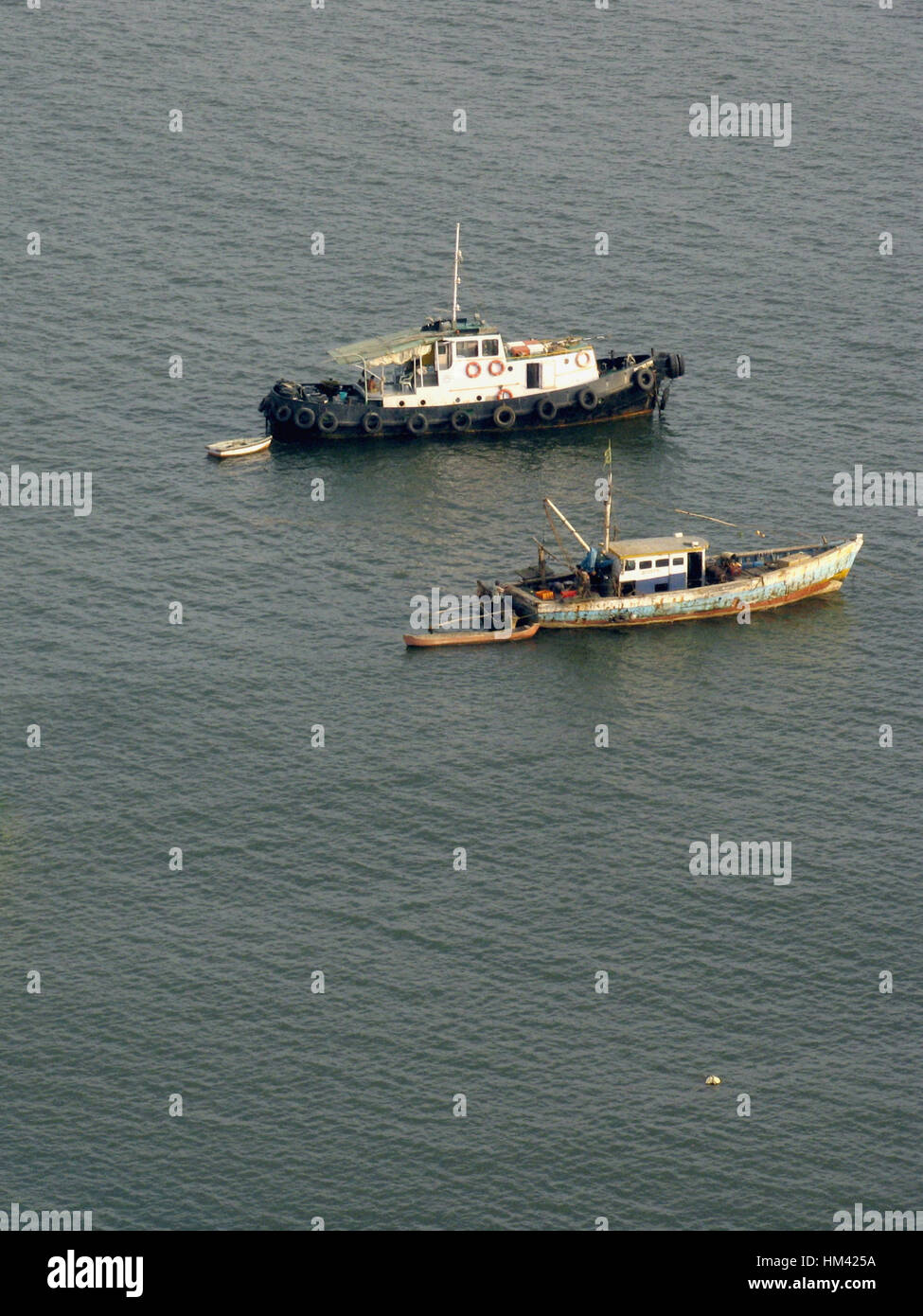ships sailing through water Stock Photo - Alamy