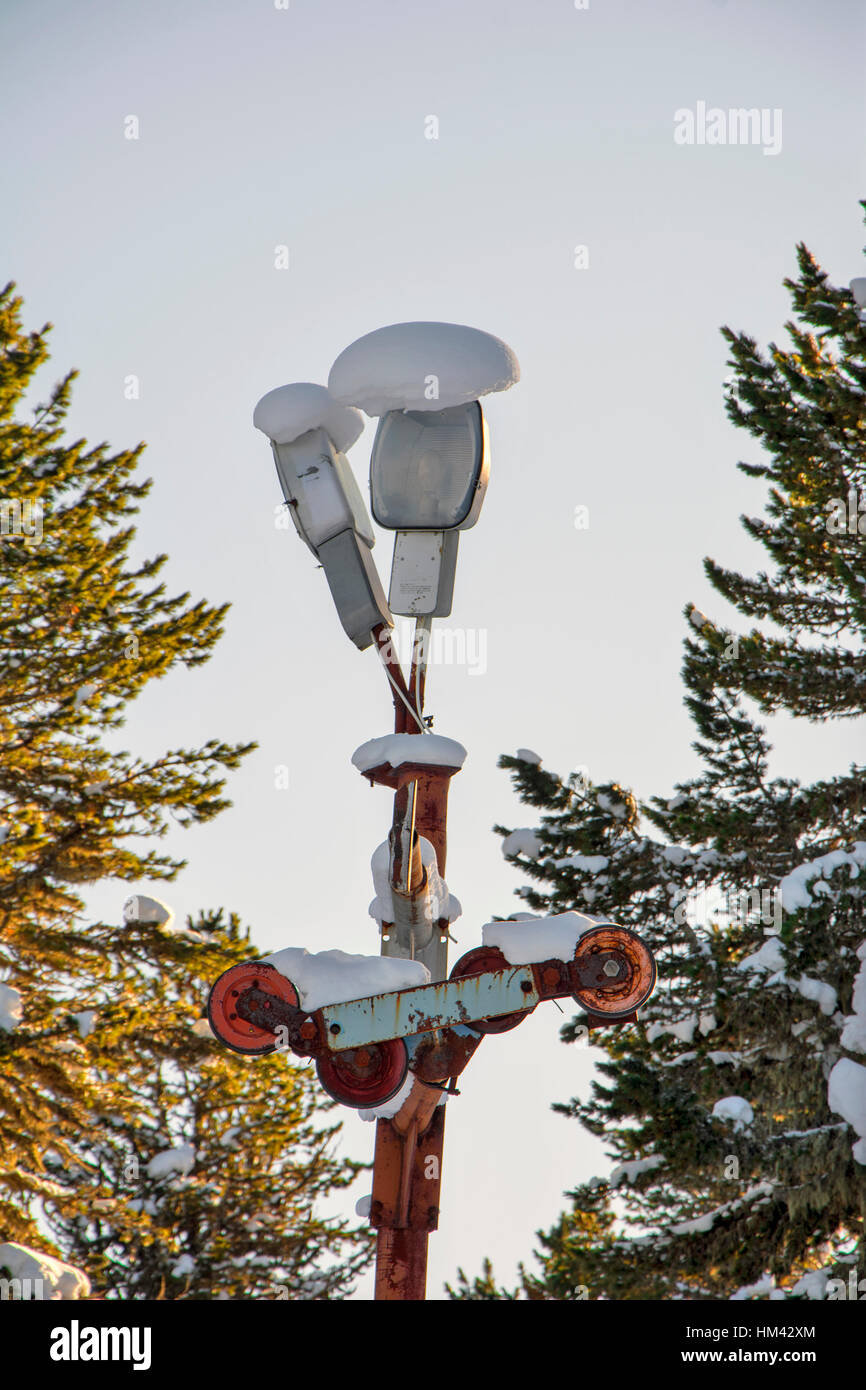 Christmas lamp post snow hi-res stock photography and images - Alamy
