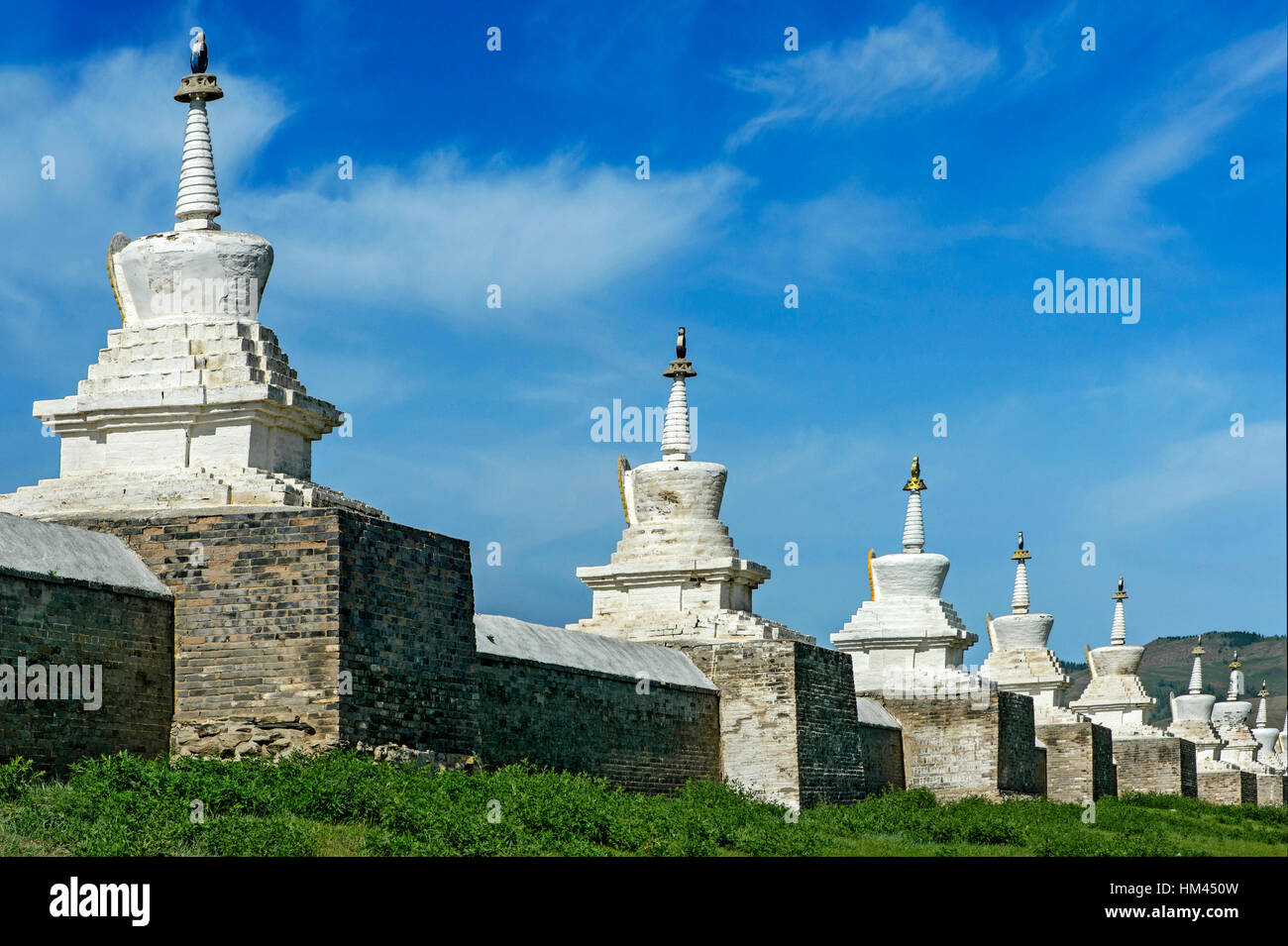 Soyombo stupa outside the erdene zuu monastery hi-res stock photography ...