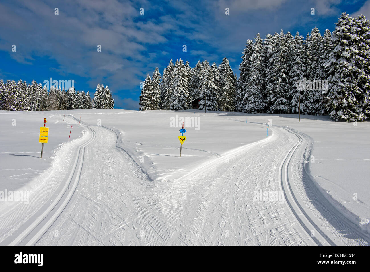 Bifurcation of the Trans-Jura Swiss long-distance ski trail, Nordic ...