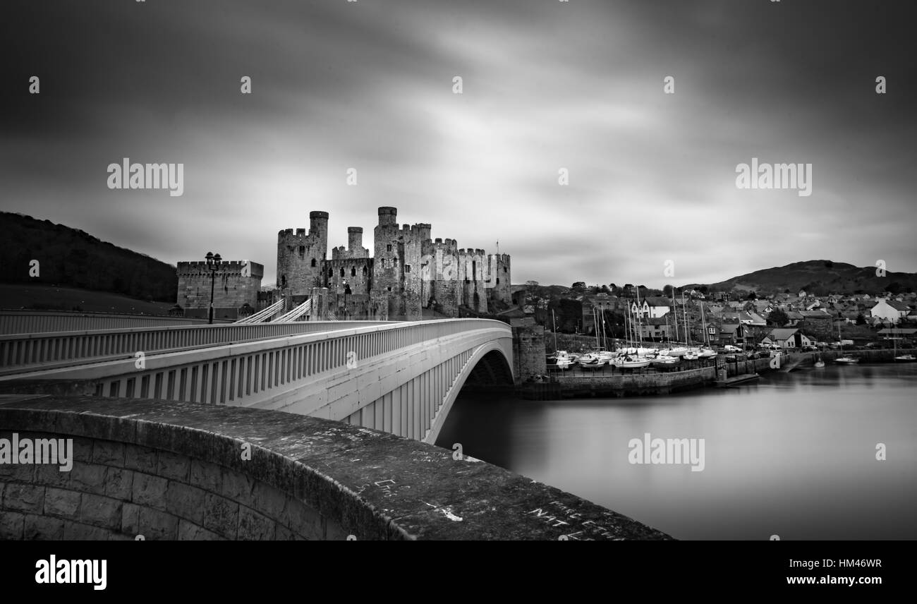 Conwy castle medieval castle built hi-res stock photography and images ...