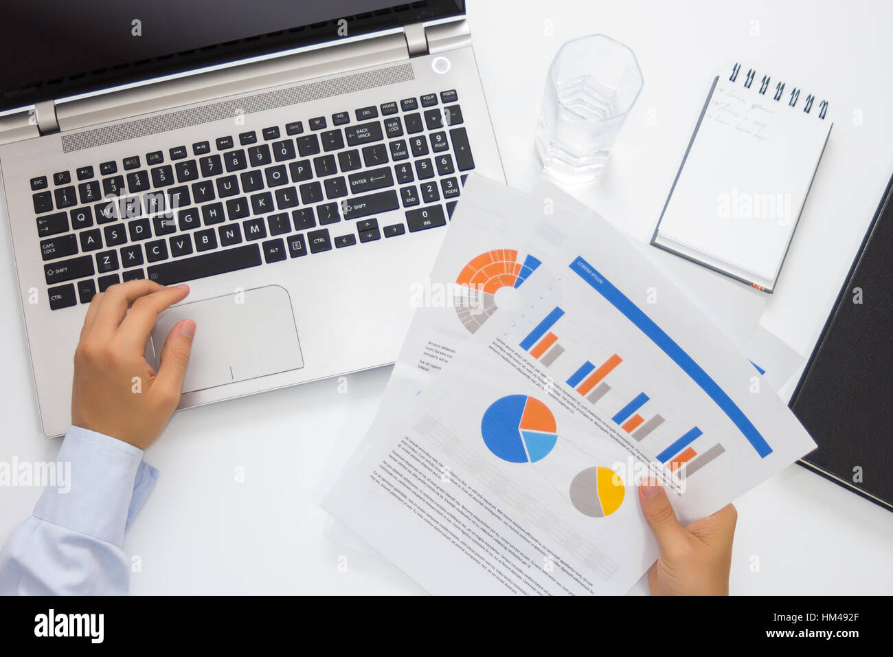 Office one point perspective hi-res stock photography and images - Alamy
