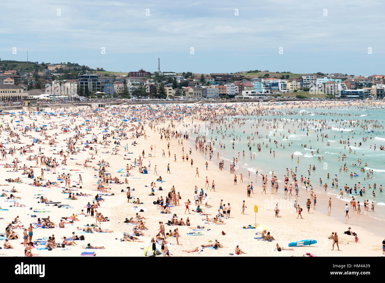 Busy bondi beach hi-res stock photography and images - Alamy