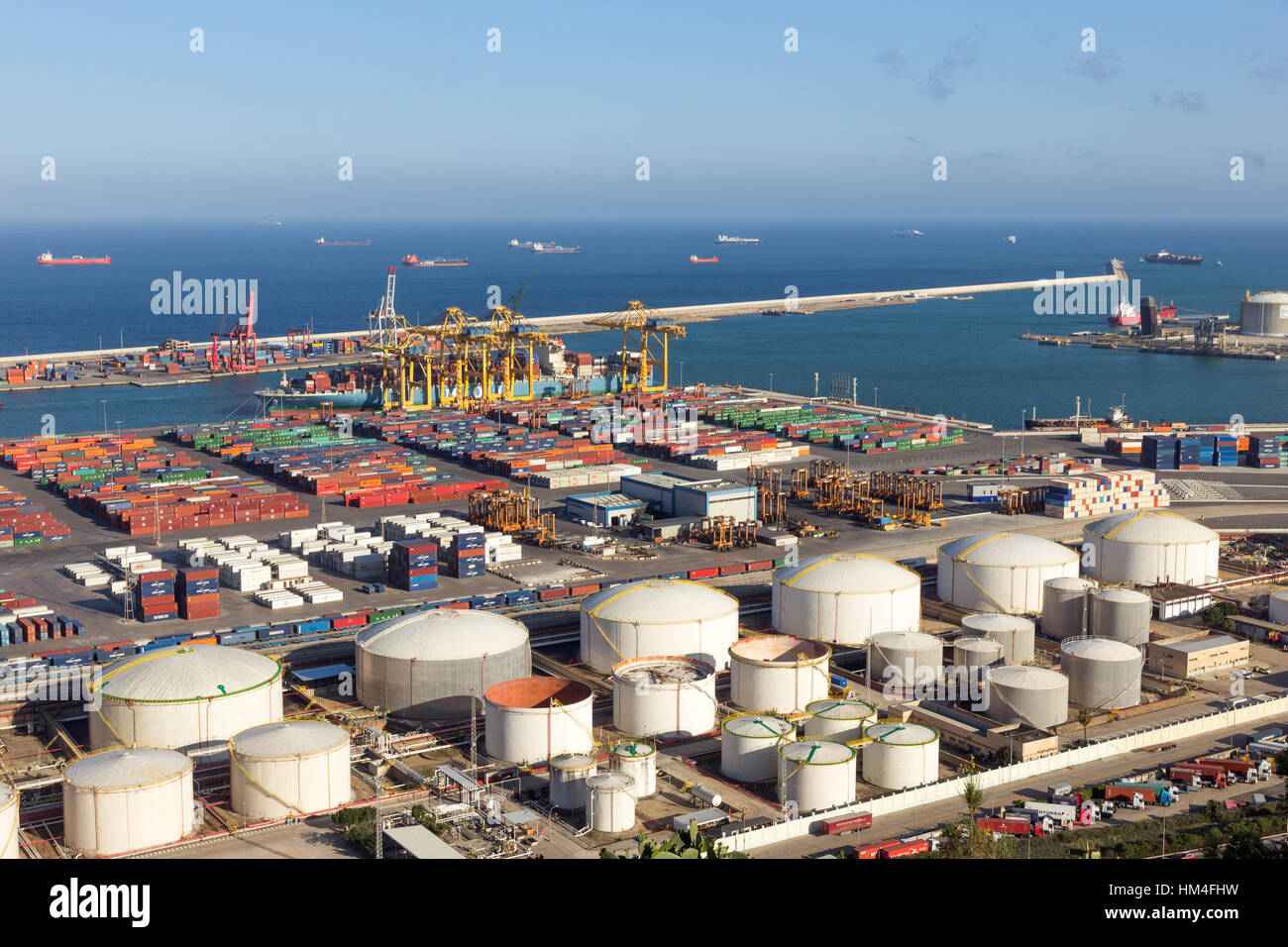 Spain shipping container hi-res stock photography and images - Alamy