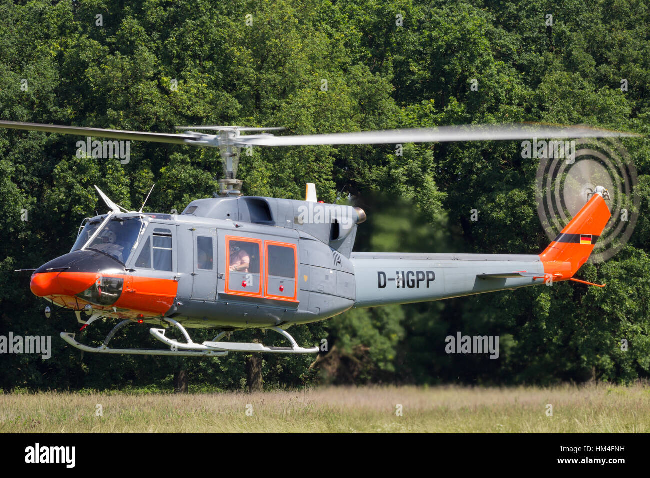 Bell 212 helicopter hi-res stock photography and images - Alamy
