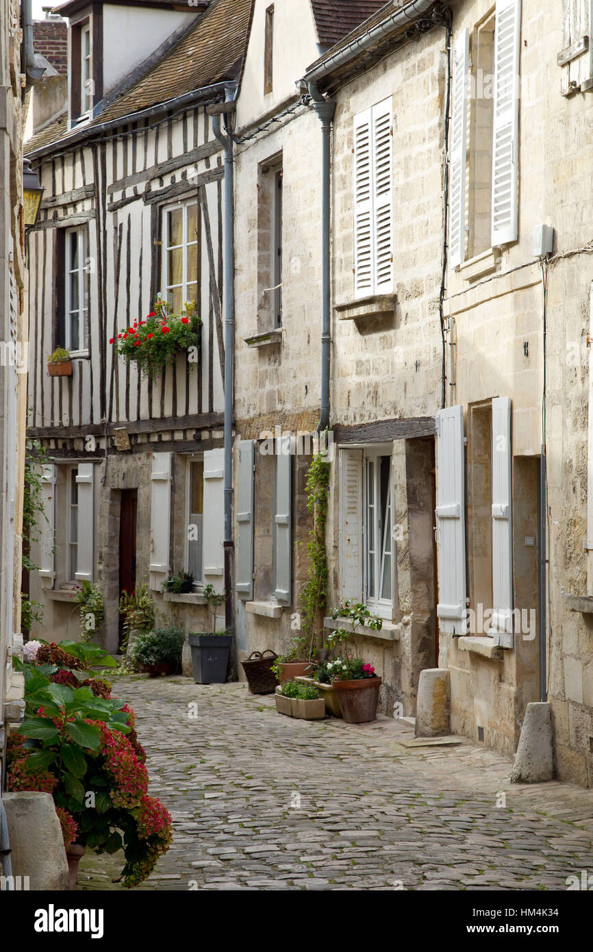 Senlis town hi-res stock photography and images - Alamy