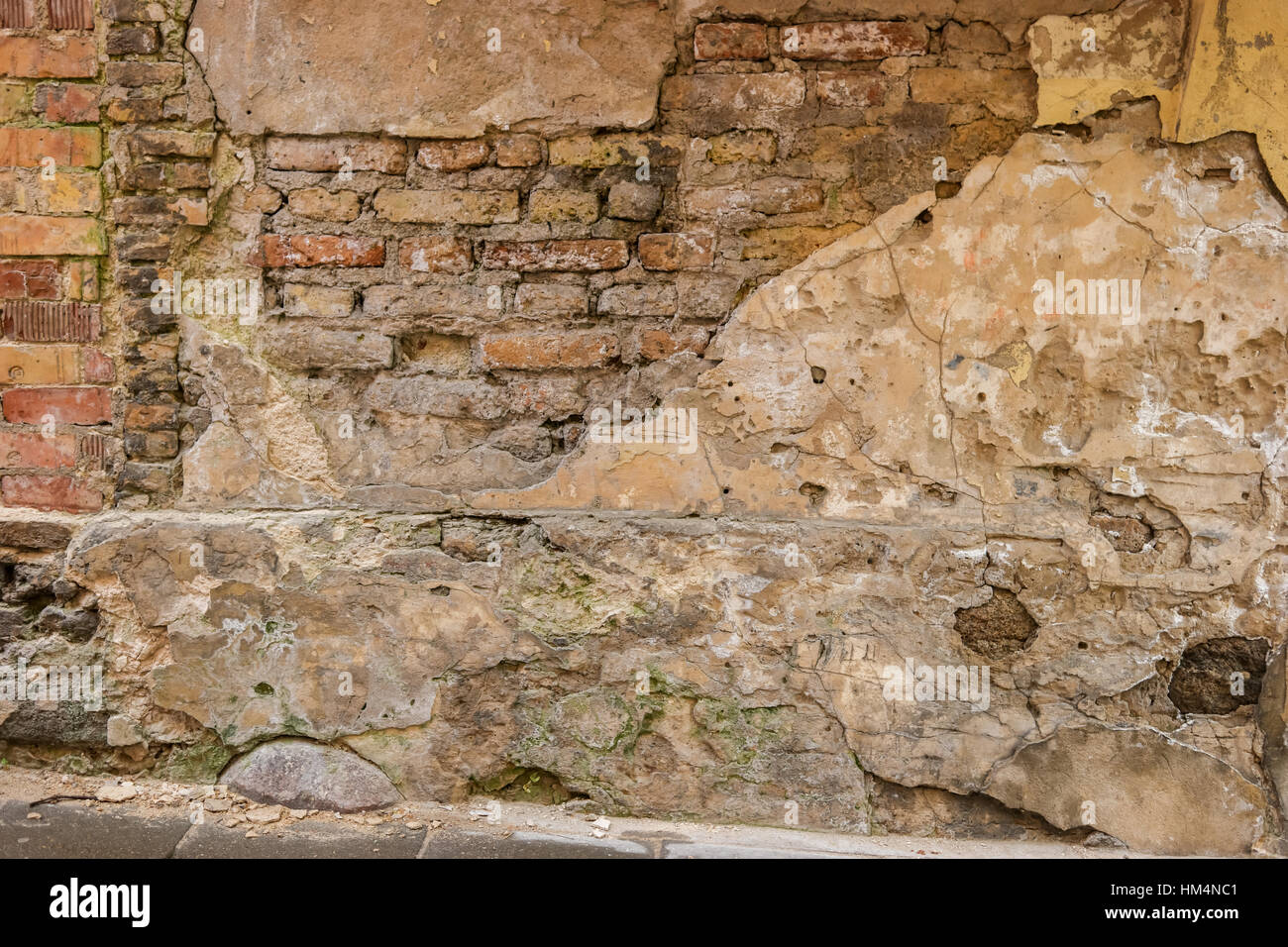 Old and damaged wall Stock Photo - Alamy