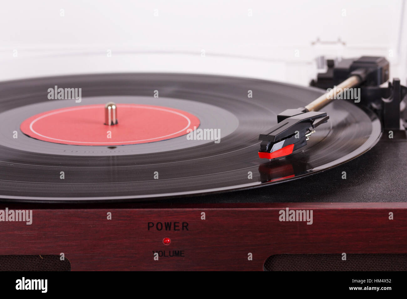 Close up of an old retro record player Stock Photo - Alamy