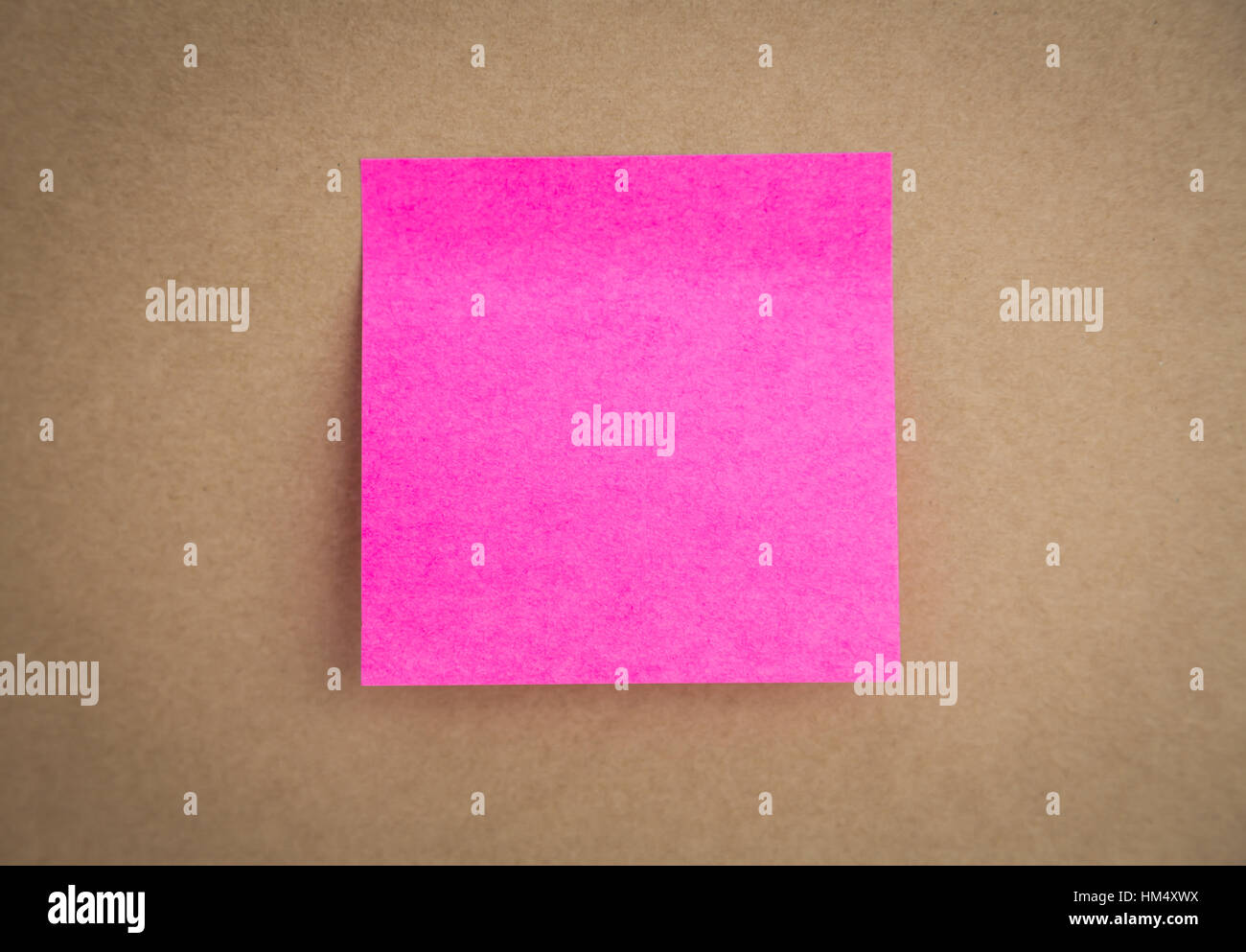 Sticky note on board Stock Photo - Alamy