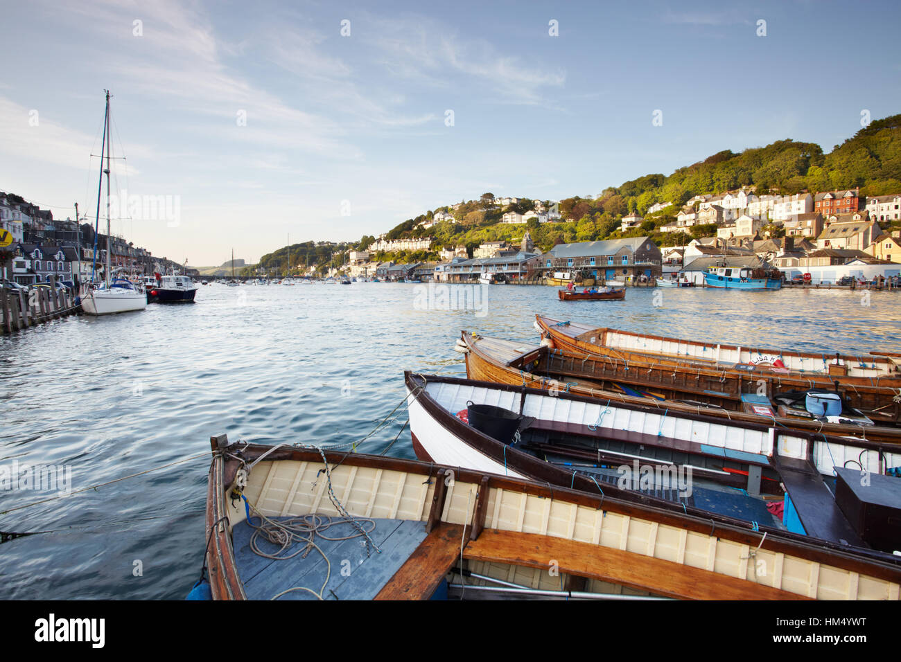 Looe boats cornwall harbour hi-res stock photography and images - Alamy
