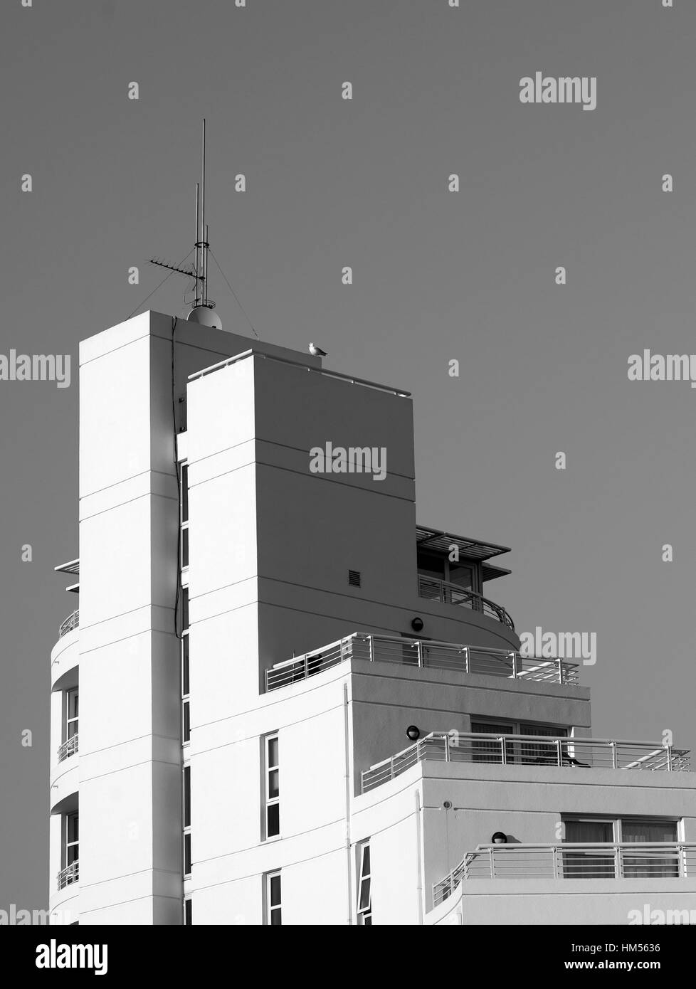 Architecture modern residential uk Black and White Stock Photos ...