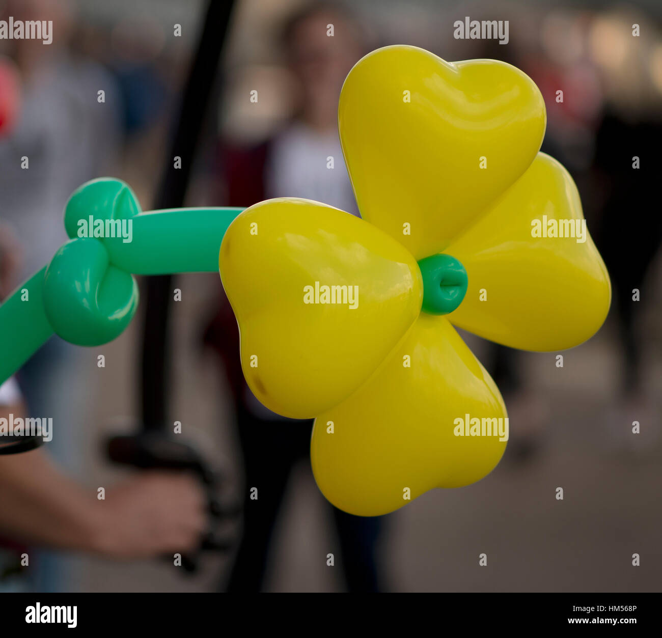 Yellow london hi-res stock photography and images - Alamy