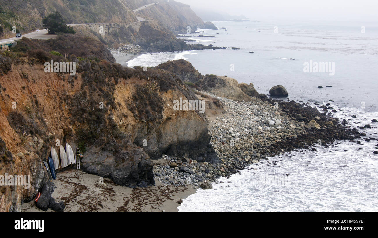 BIG SUR, CALIFORNIA, UNITED STATES - OCT 7, 2014: Cliffs at Pacific ...