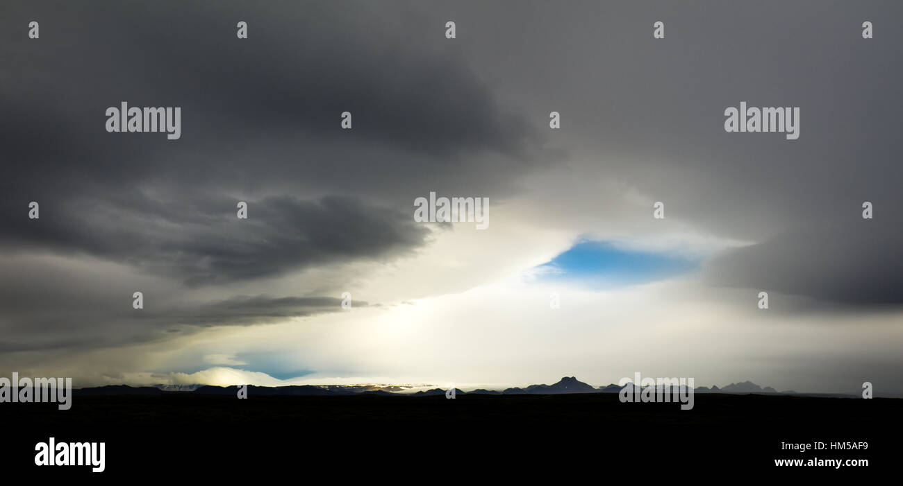 Huge storm in the icelandic highland Stock Photo - Alamy
