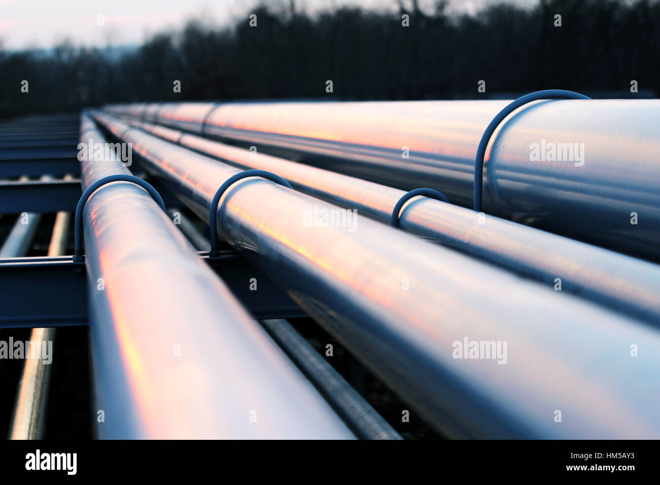 Crude oil hi-res stock photography and images - Alamy