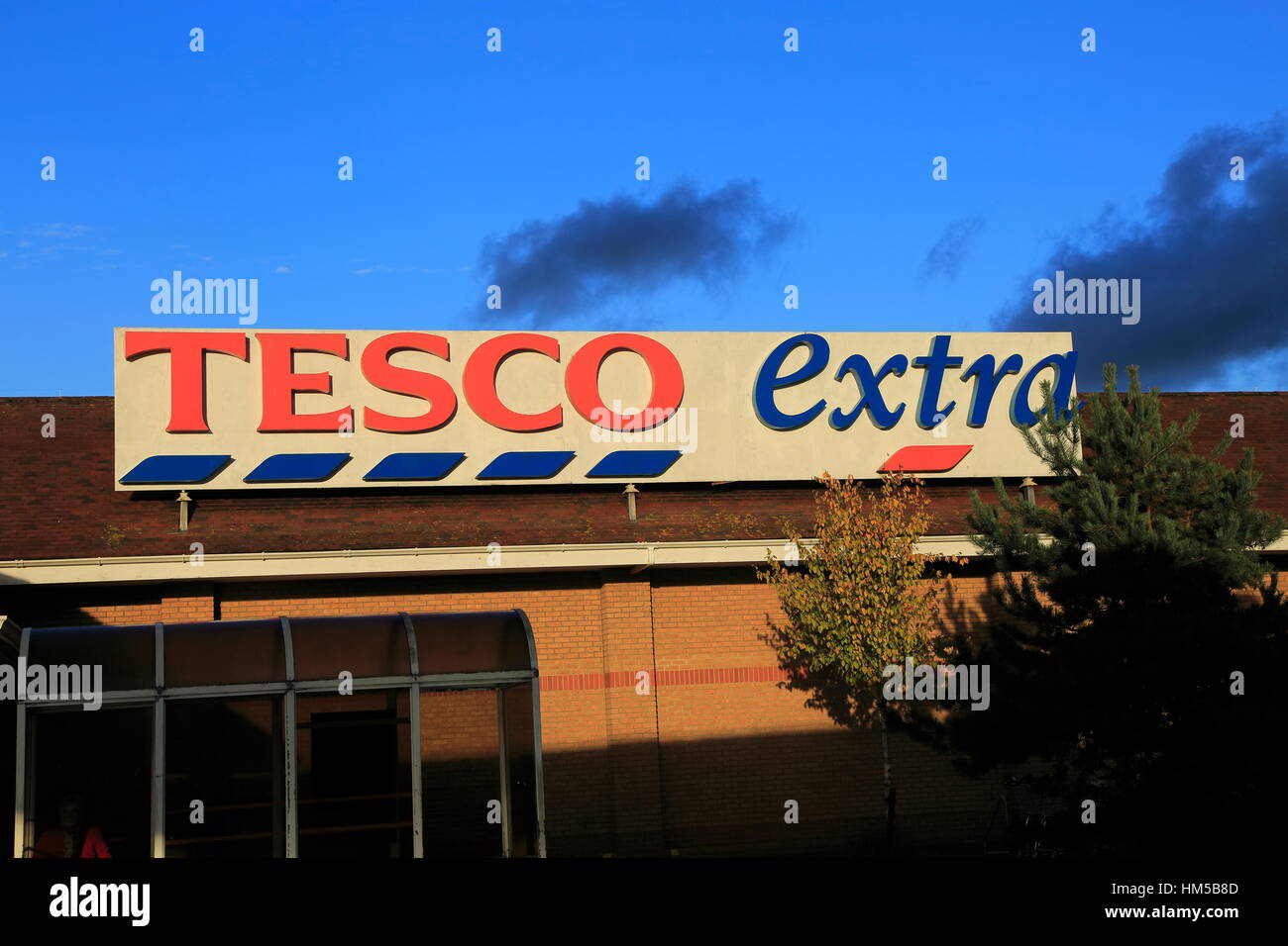 Tesco extra signs hi-res stock photography and images - Alamy