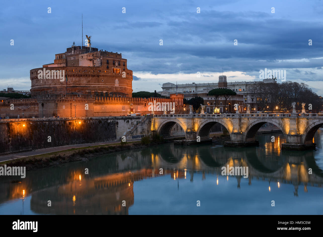 Night view at the river Tiber, castle and bridge San Angelo, Rome ...
