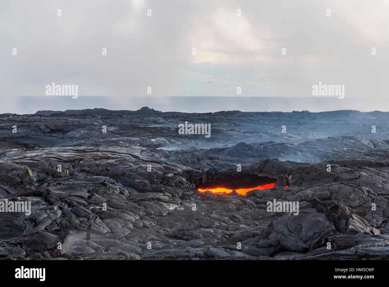 Lava hole, Kamokuna, Kīlauea Volcano, Hawai'i Volcanoes National Park ...