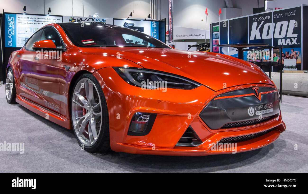 Two tesla model electric hi-res stock photography and images - Alamy