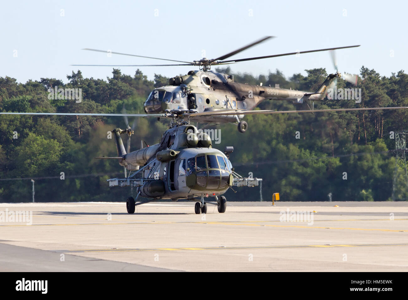 Mil mi 171 helicopter hi-res stock photography and images - Alamy