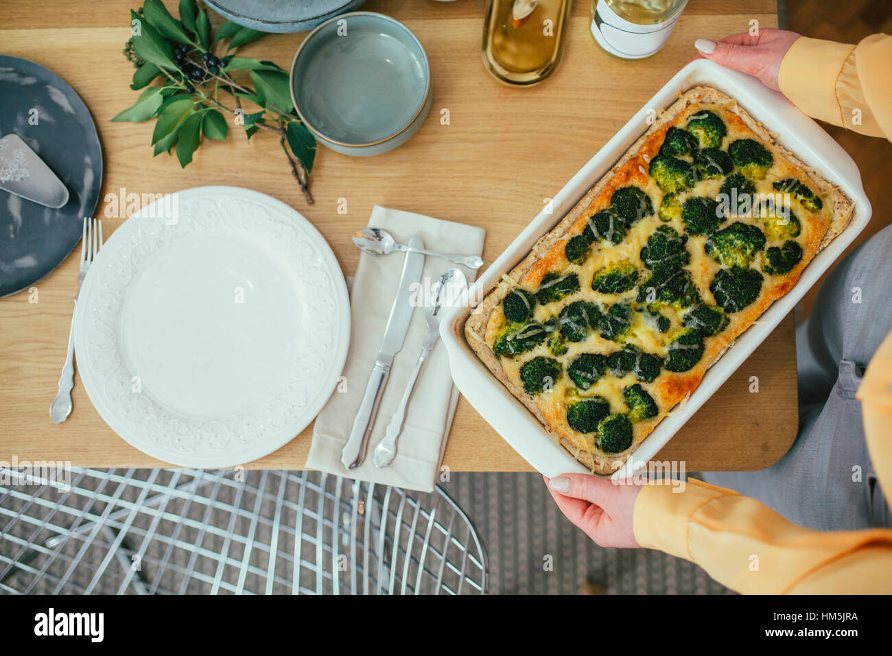 Dining table overhead hi-res stock photography and images - Alamy