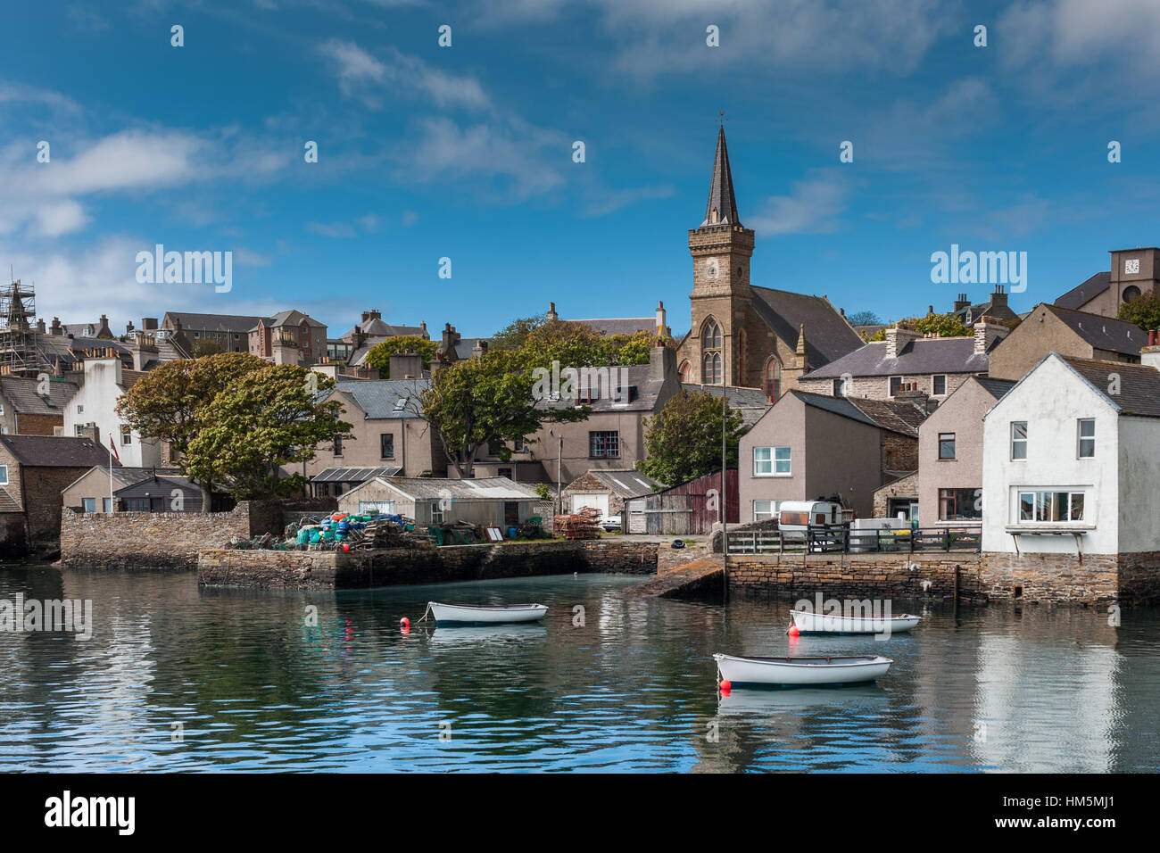 The docks and center of Stromness town Stock Photo - Alamy