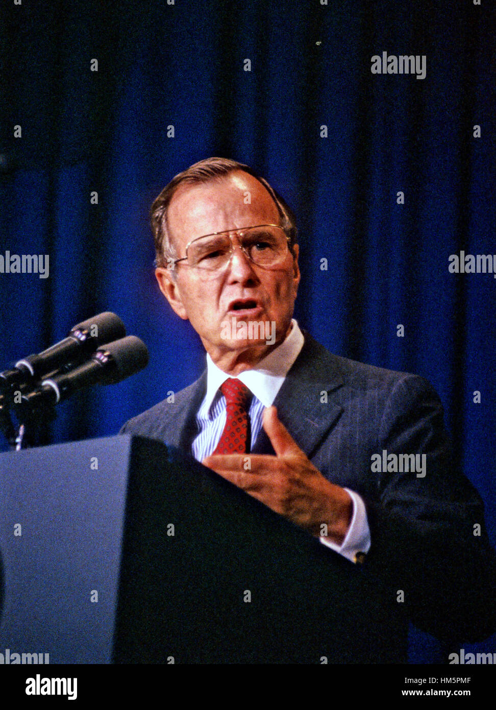 George bush congress hi-res stock photography and images - Alamy