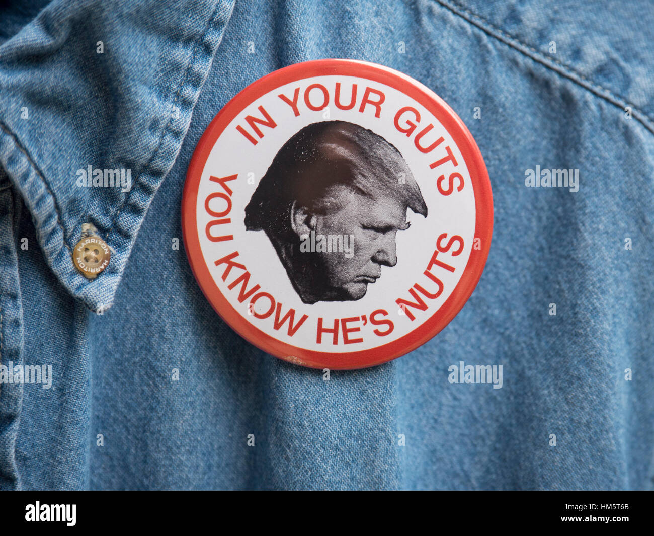 Man demonstrating hi-res stock photography and images - Alamy